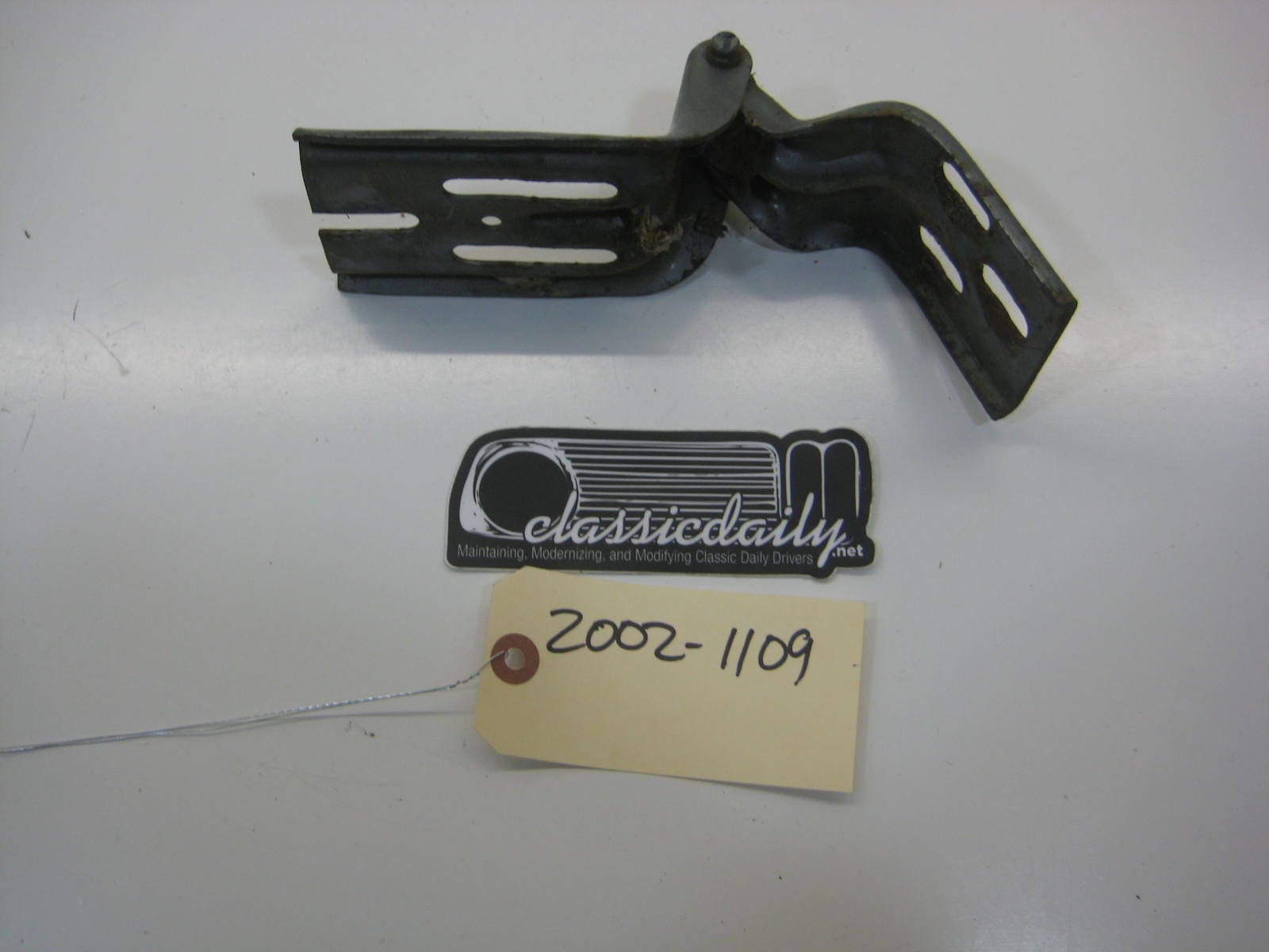 Hood Hinge - Classic Daily