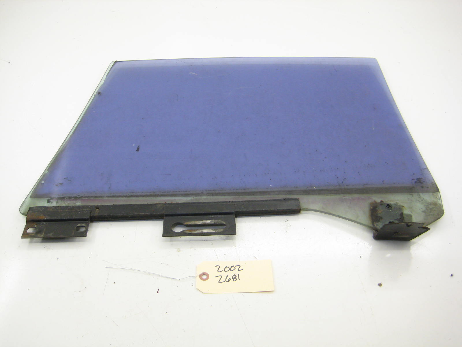 Passenger Right Side Window Glass - Classic Daily