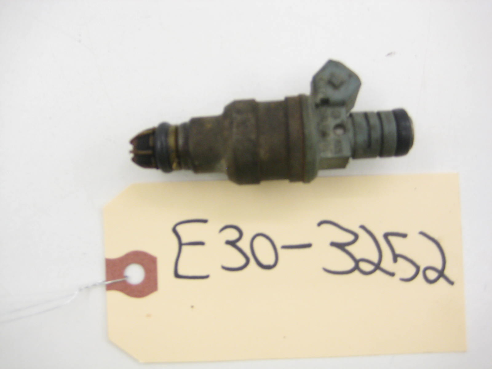 M20B25 Fuel Injector 957280150715 - Classic Daily