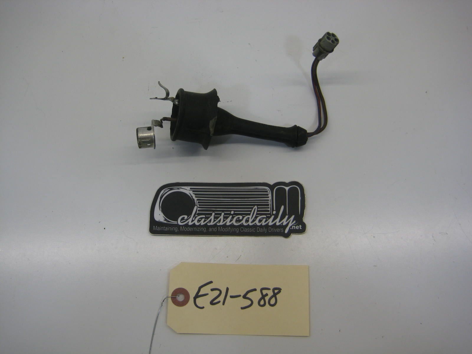 Blinker Socket Pigtail - Classic Daily